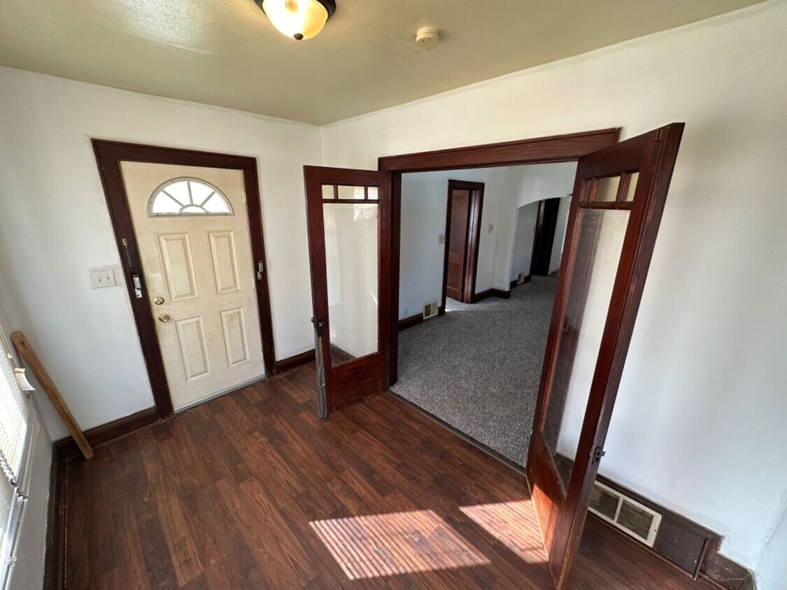 5833 N 32nd St Unit 5833 (Lower), Milwaukee, WI 53209 - Room for Rent ...