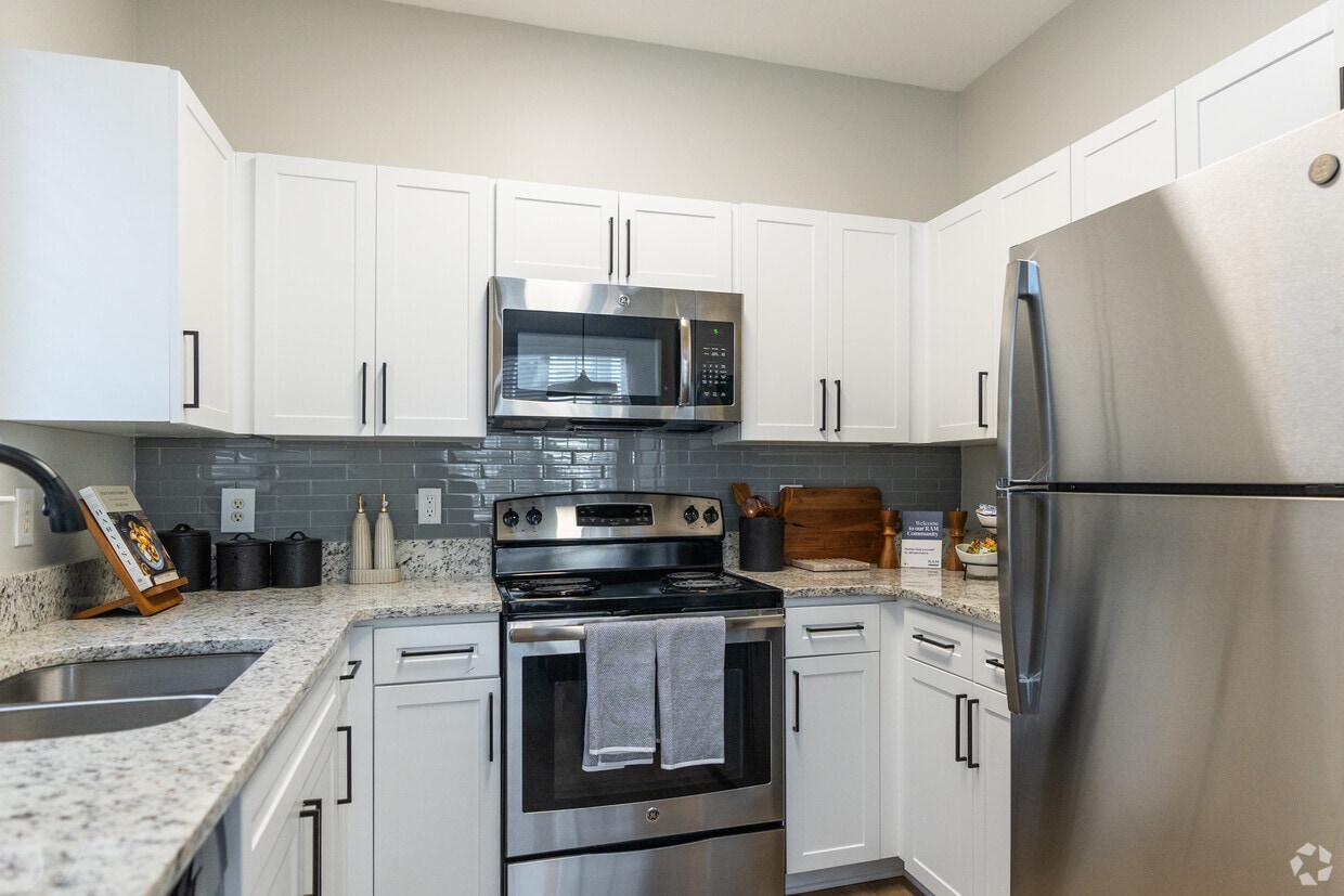 The Reserve at Meadowmont Apartments and Townhomes - 100 Village ...