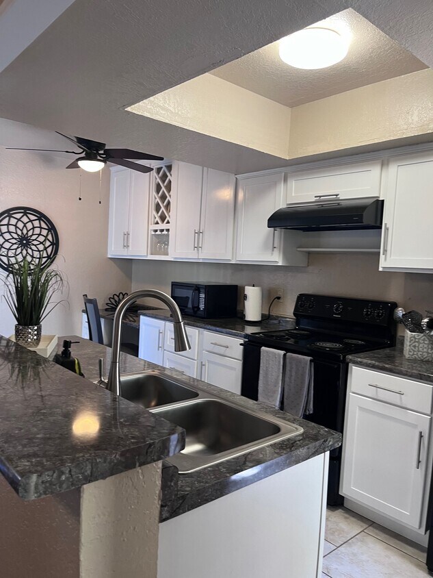 Caprock Apartment Homes Apartments - 6022-6032 Caprock Ct El Paso, TX ...