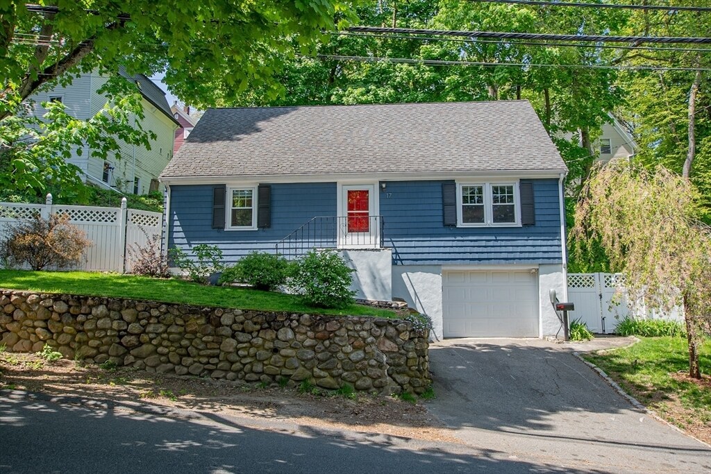17 Chestnut St, Stoneham, MA 02180 - House Rental in Stoneham, MA ...