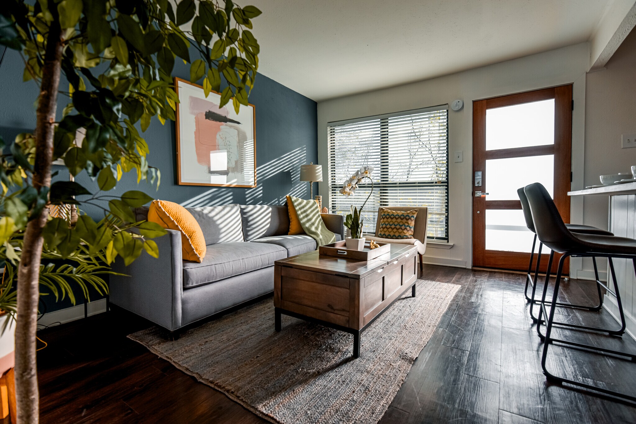 Toluca Square - 3321 Crestview Dr Dallas, TX 75235 | Apartments.com