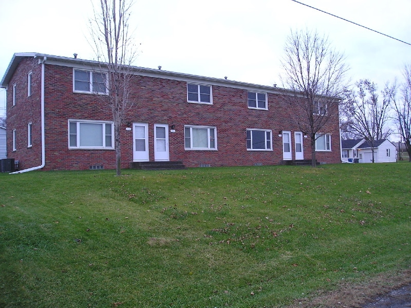 304 10th Ave E, Milan, IL 61264 - Townhome Rentals in Milan IL ...
