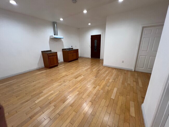 9361 Noble Ave, North Hills, CA 91343 - House Rental in North Hills, CA ...