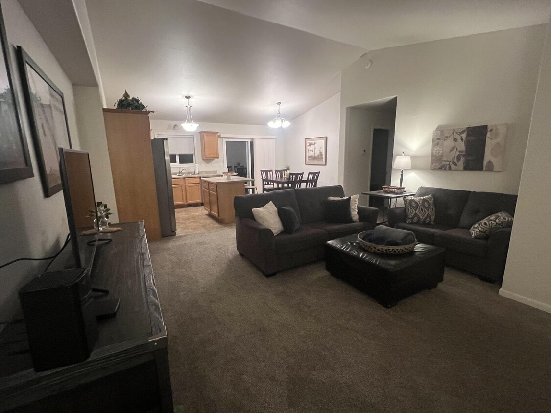 72 Mulberry Loop NE, Minot, ND 58703 - Room for Rent in Minot, ND | Apartments.com