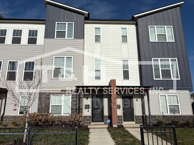 2936 W New York St, Indianapolis, IN 46222 - Townhome Rentals in ...