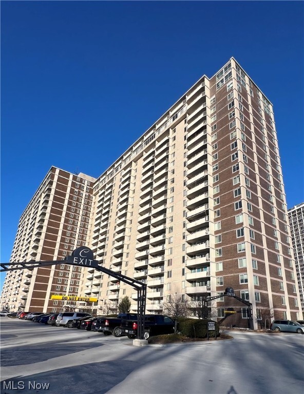 12900 Lake Ave Unit 1510, Lakewood, OH 44107 - Condo for Rent in ...