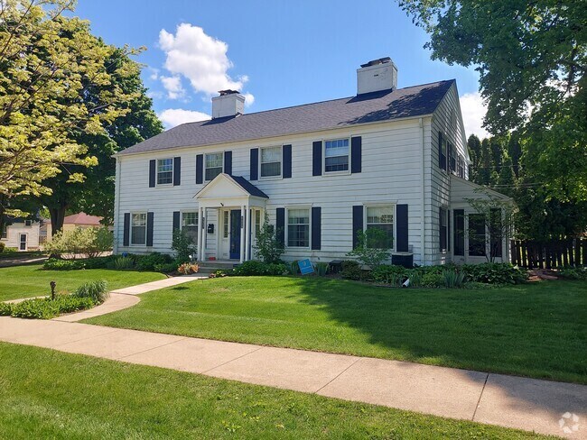 Washington Highlands Student Apartments for Rent - Wauwatosa, WI ...