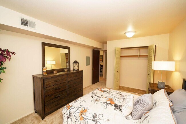 Apple Ridge Apartments - Apartments in Walker, MI | Apartments.com