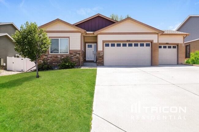 Homestead Heights at Eagle Ridge Apartments for Rent with a Garage ...