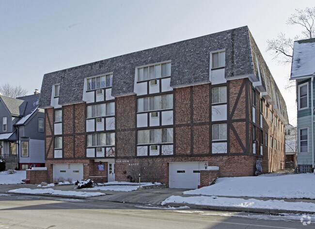 Oakview Manor Apartments - Milwaukee, WI | Apartments.com