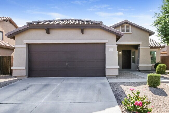 Laveen Commons Apartments for Rent with Hardwood Floors - Phoenix, AZ ...