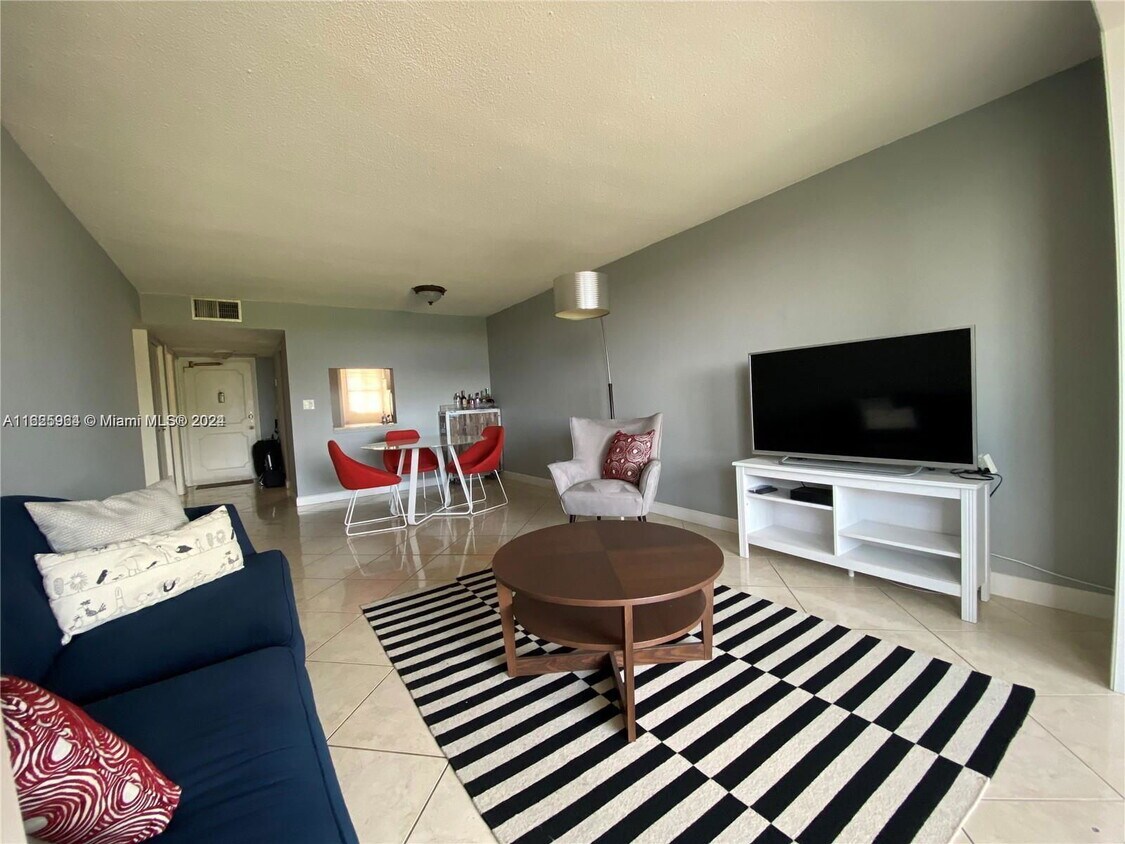 441 NE 195th St Unit 405, Miami, FL 33179 - Condo for Rent in Miami, FL ...