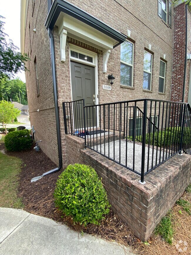 North Fulton Estates Apartments for Rent with High Ceilings ...