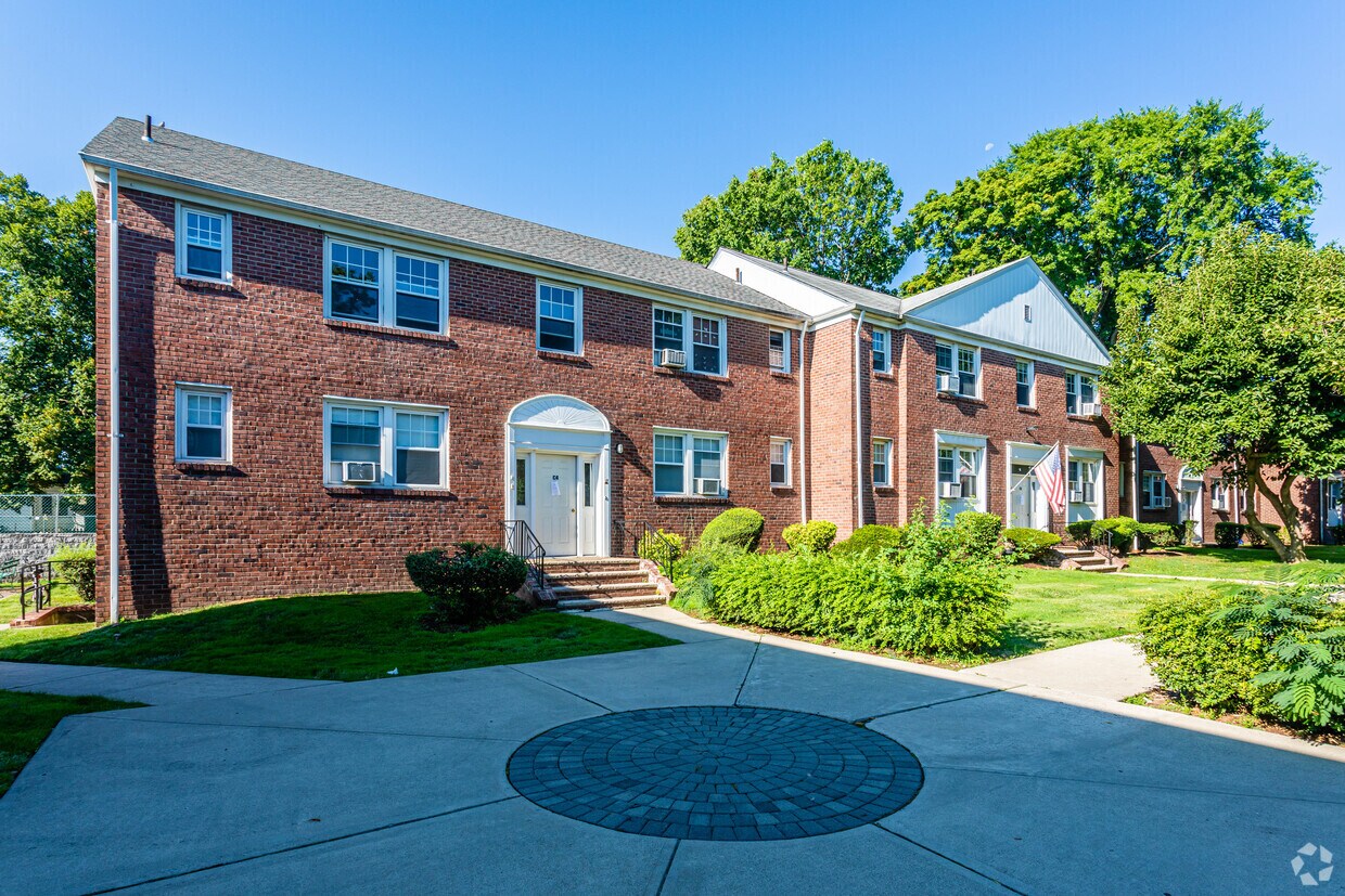 Maple Gardens Apartments - Clifton, NJ, 07013 | Apartments.com