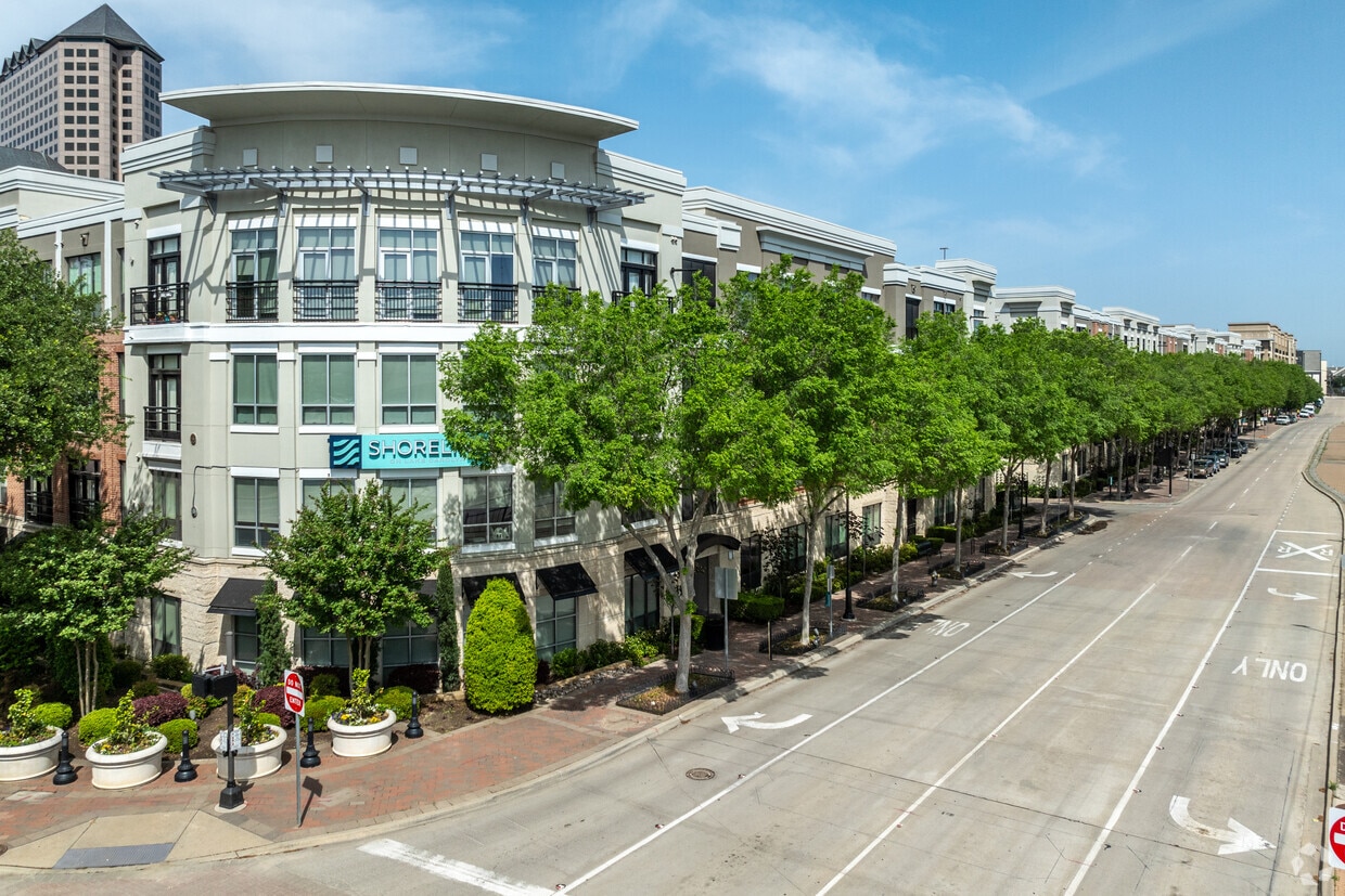 Shoreline on Lake Carolyn - 1050 Lake Carolyn Pky Irving, TX 75039 ...