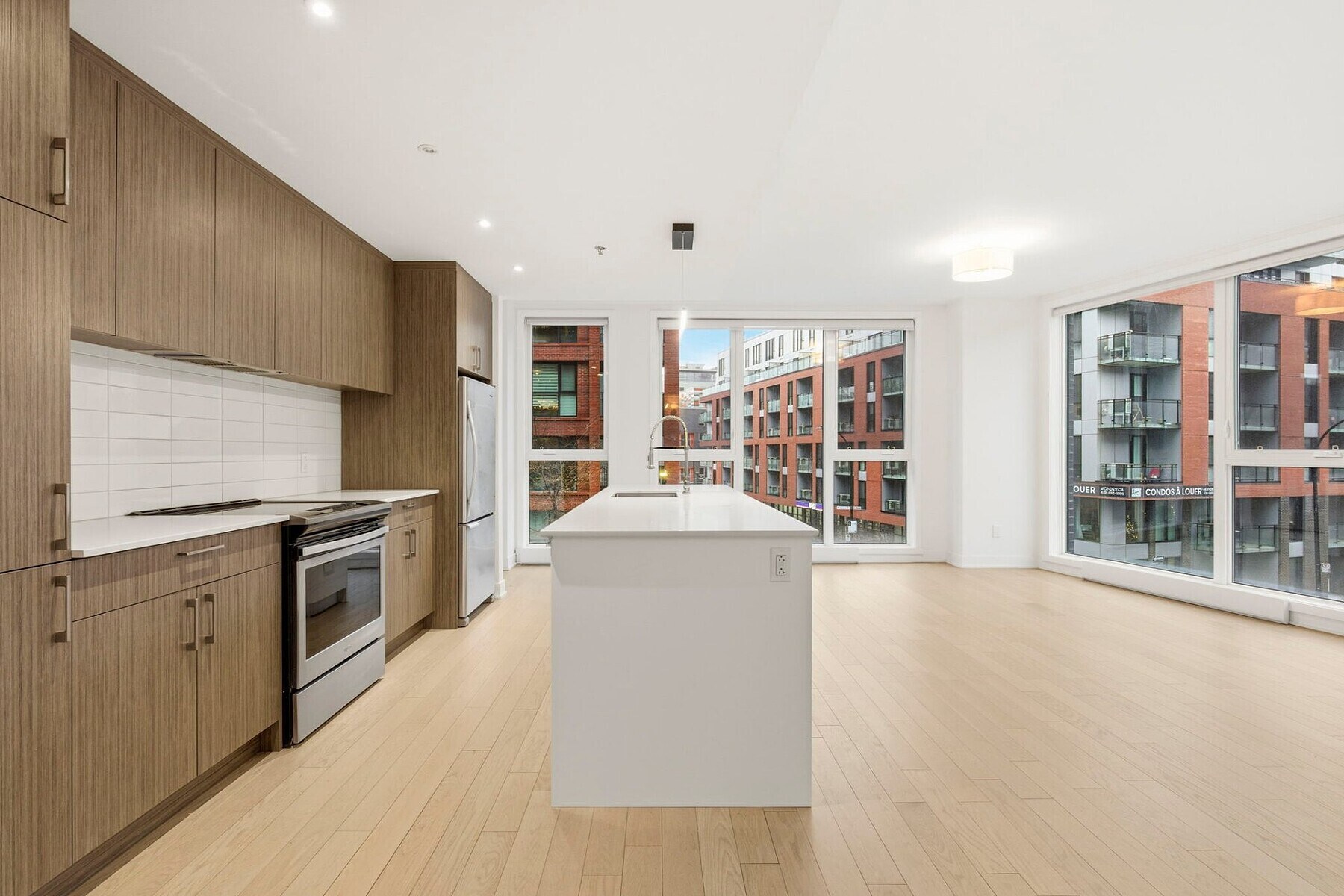 315 Rue Richmond Unité 318, Lesudouest, QC H3J 0B7 - Condo à Louer à ...