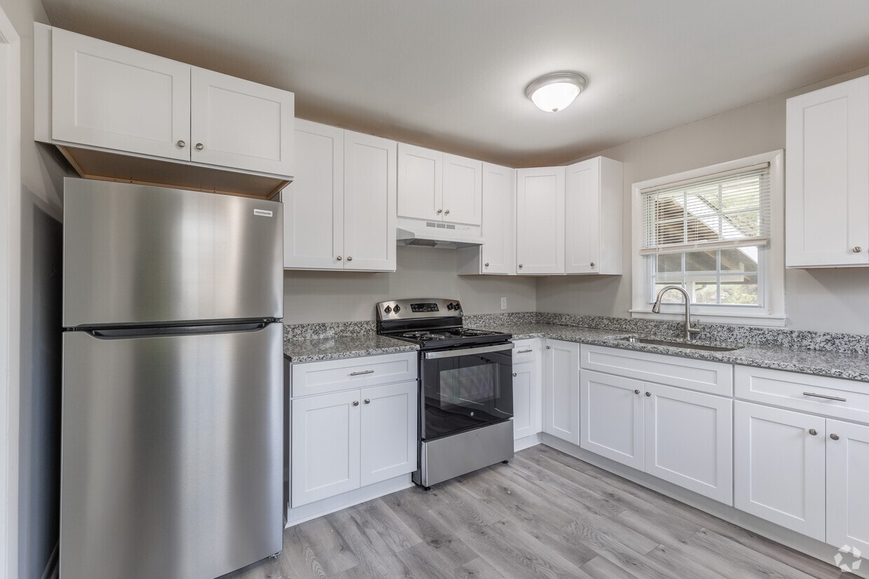 Hayfield Homes - 58 Hayfield Square Manchester, TN 37355 | Apartments.com