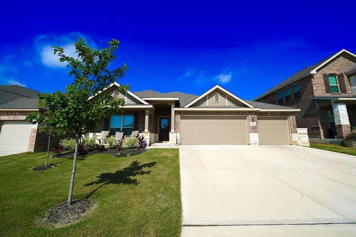 723 Gallorette Bluff, San Antonio, TX 78245 - House Rental in San ...