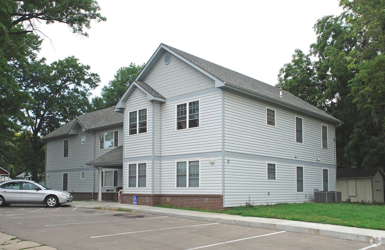 524 SW Clay St, Topeka, KS 66606 - 524 SW Clay St Topeka, KS 66606 ...