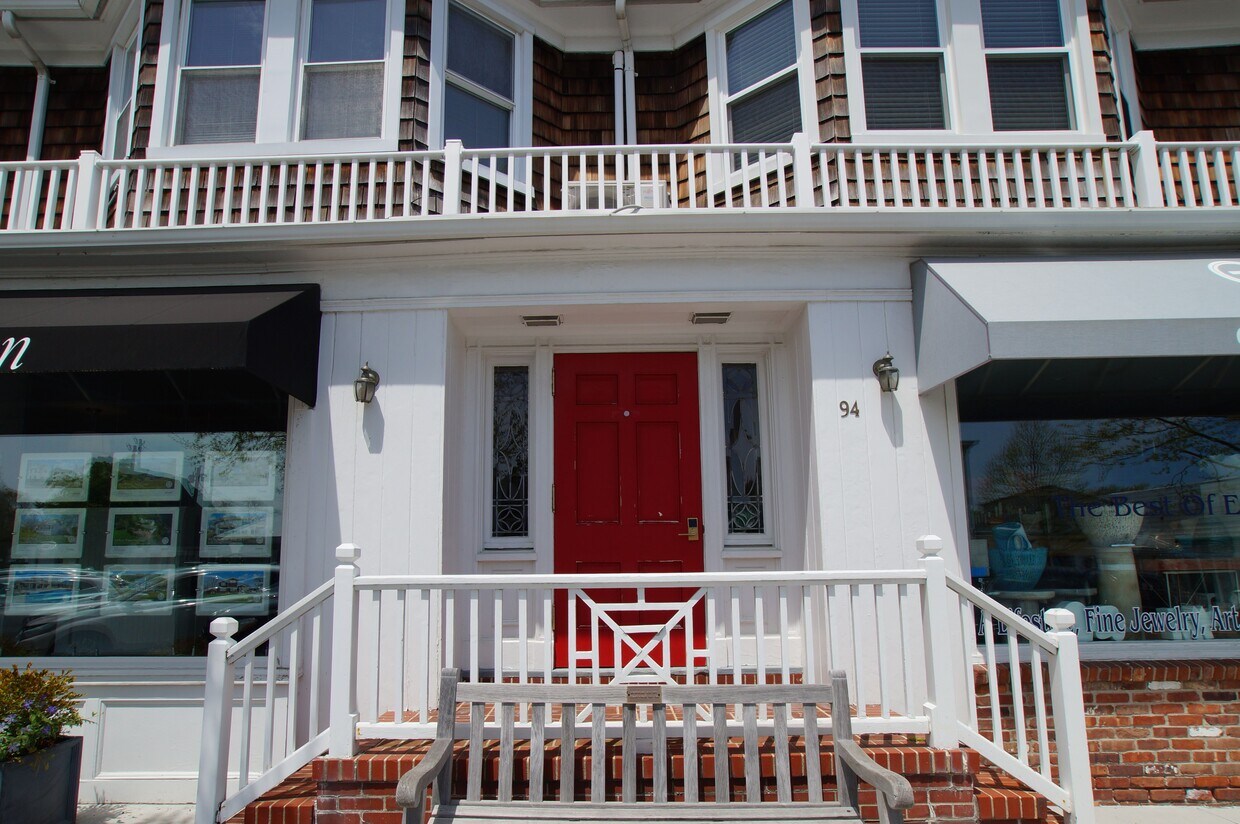 90 Main St Unit # 4, Westhampton Beach, NY 11978 - Room for Rent in ...