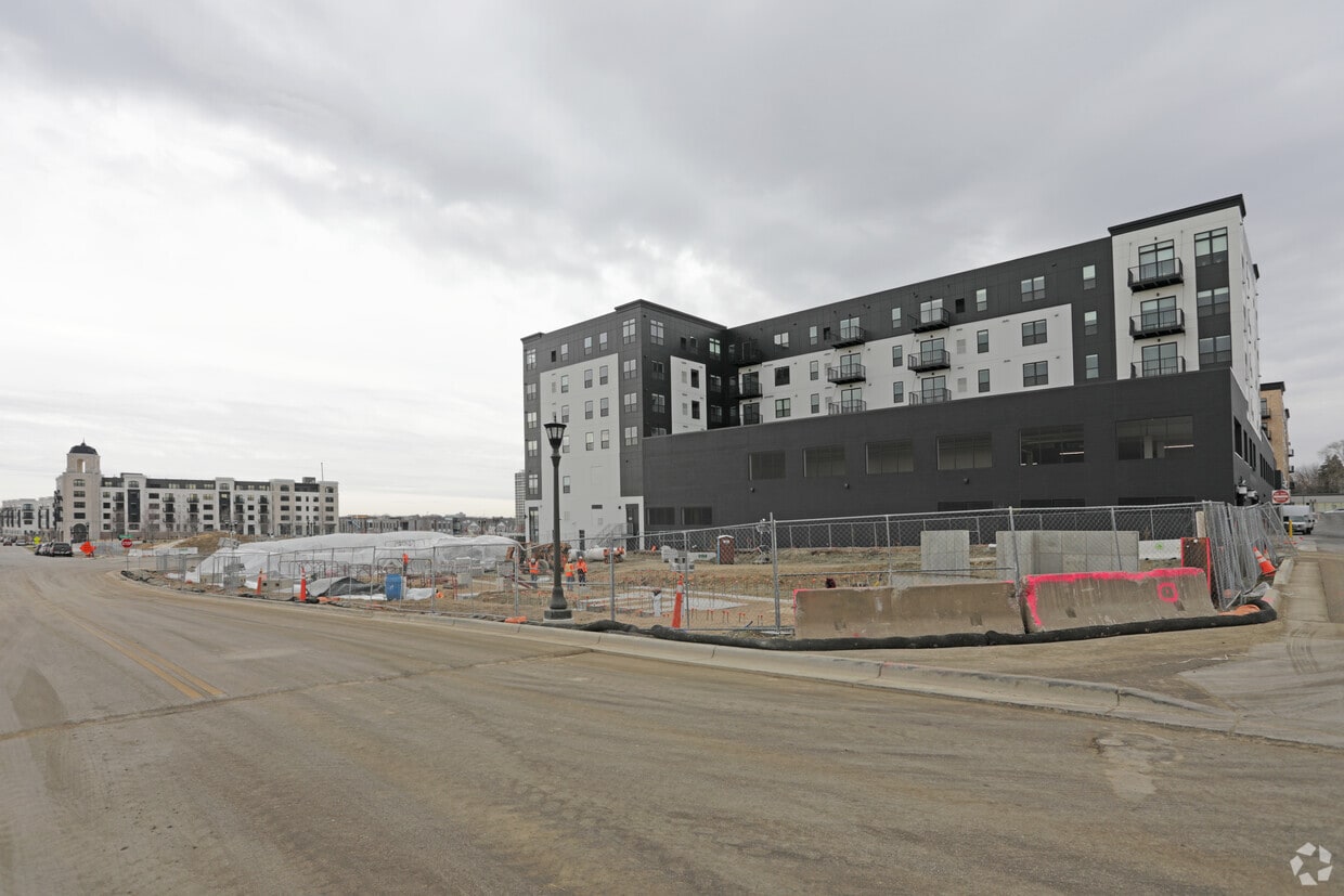 The Lumin at Highland Bridge - Apartments in Saint Paul, MN ...