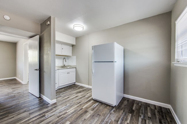 Falcon Ridge Apartments - Apartments in Universal City, TX | Apartments.com
