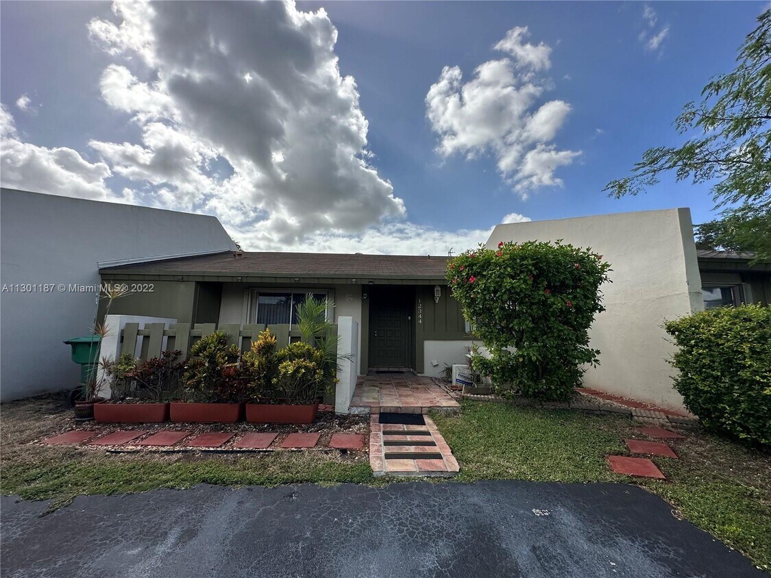 12344 SW 112th Terrace, Miami, FL 33186 - Townhome Rentals in Miami FL ...