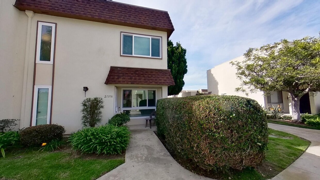 21316 Wavecrest Cir, Huntington Beach, CA 92646 - House Rental in ...