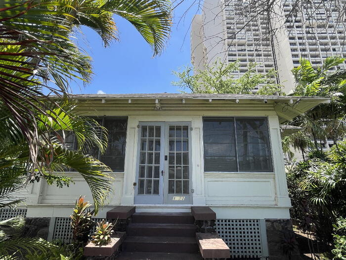 1721 Mott Smith Dr, Honolulu, HI 96822 - House Rental in Honolulu, HI ...