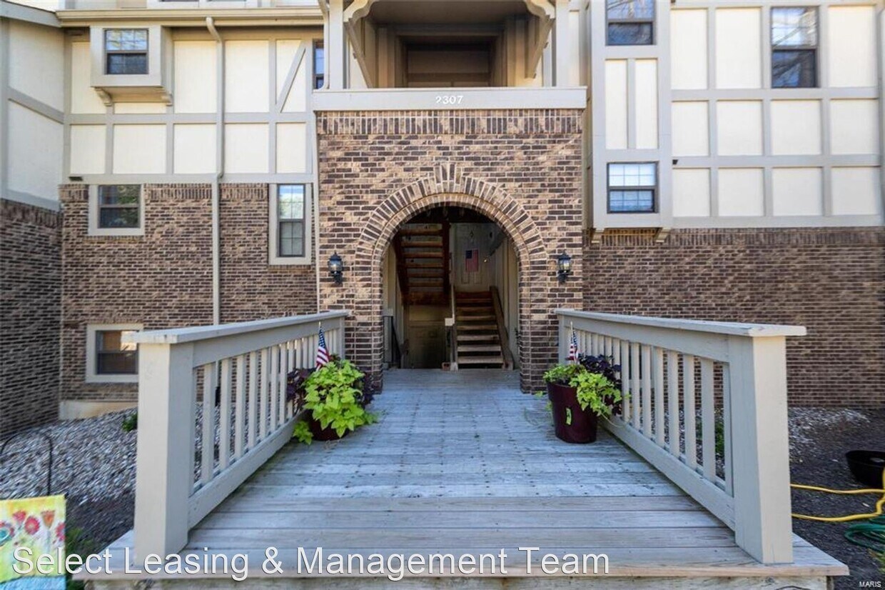 2307 Yosemite Park Ct, Maryland Heights, MO 63043 - House Rental in ...