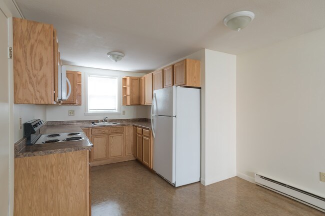 Ashley Arms Apartments - West Springfield, MA | Apartments.com