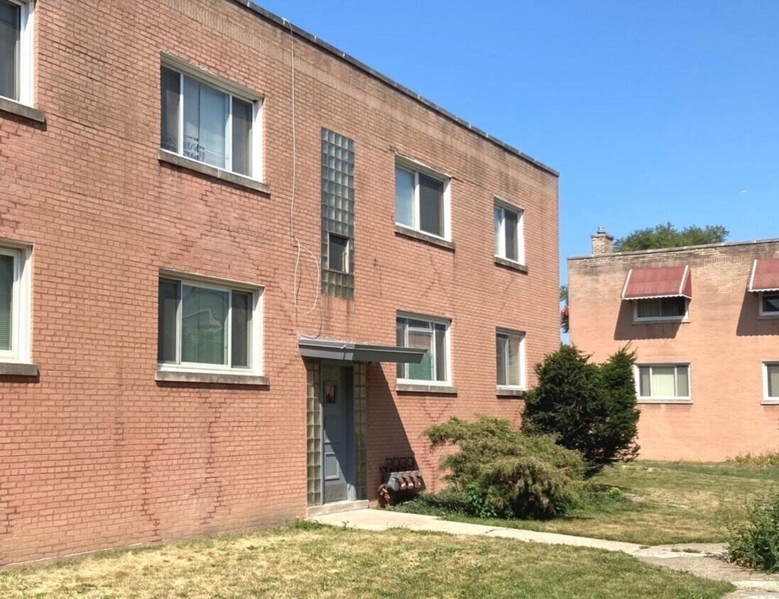 2442 W Berwyn Ave, Chicago, IL 60625 - House Rental in Chicago, IL ...