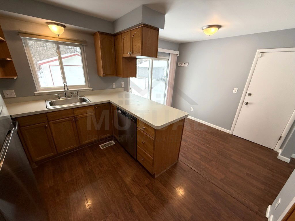 39533 Cather St, Canton Township, MI 48187 - House Rental in Canton ...