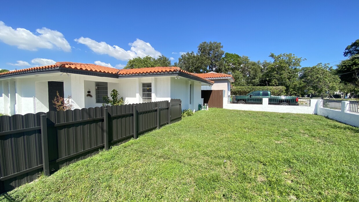 1321 SW 14th St, Miami, FL 33145 - House Rental in Miami, FL ...