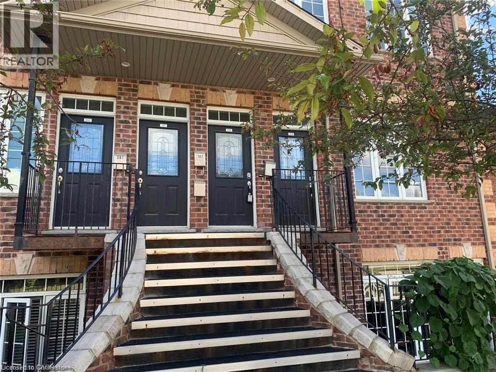 555 King St E, Kitchener, ON N2G 2L9 - Maison de Ville à Louer à ...