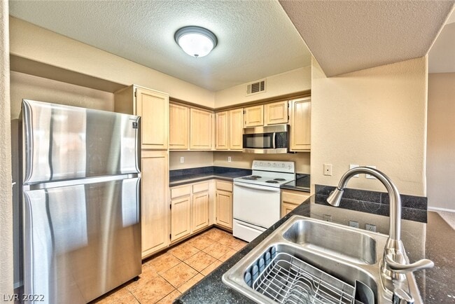 555 E Silverado Ranch Blvd Unit 2029, Las Vegas, NV 89183 - Condo for ...