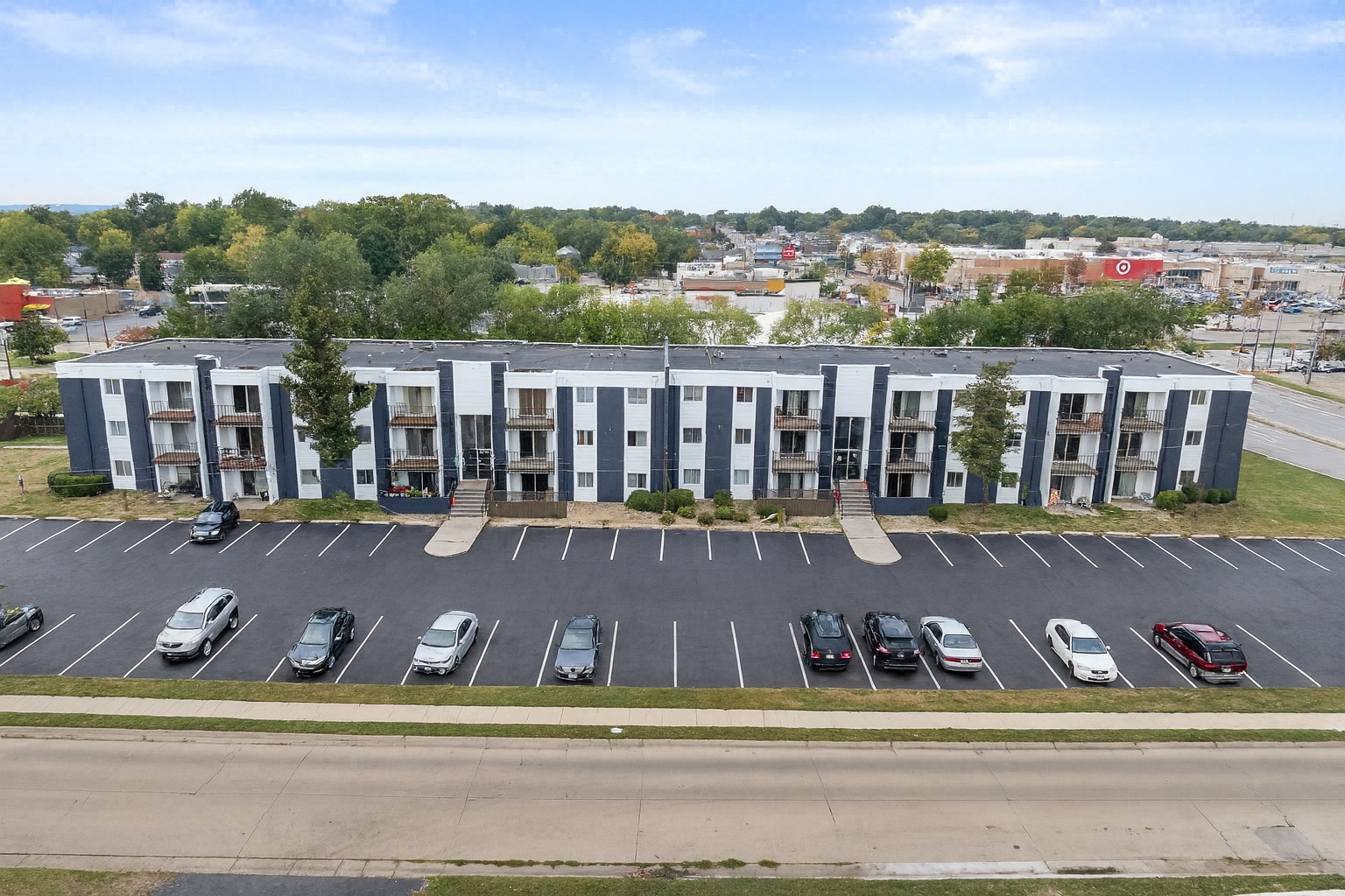 Crossroad Apartments - 3720 57th St Des Moines, IA 50310 | Apartments.com