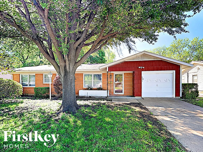 205 SW Moody St, Burleson, TX 76028 - House Rental in Burleson, TX ...