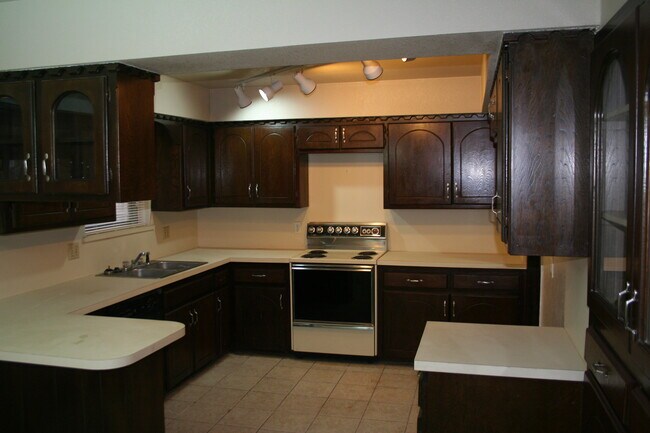 9001 Tilman Dr, Oklahoma City, OK 73132 - House Rental in Oklahoma City ...