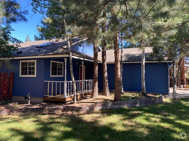 Woodside Ranch Apartments for Rent with Hardwood Floors - Bend, OR ...