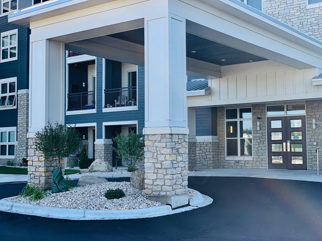 Oak Ridge Middleton Senior Community Apartments - Middleton, WI ...