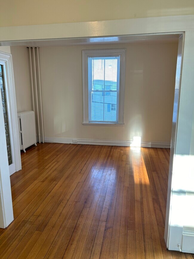 2 Riggs St Unit Riggs Street, Gloucester, MA 01930 - Apartments in ...