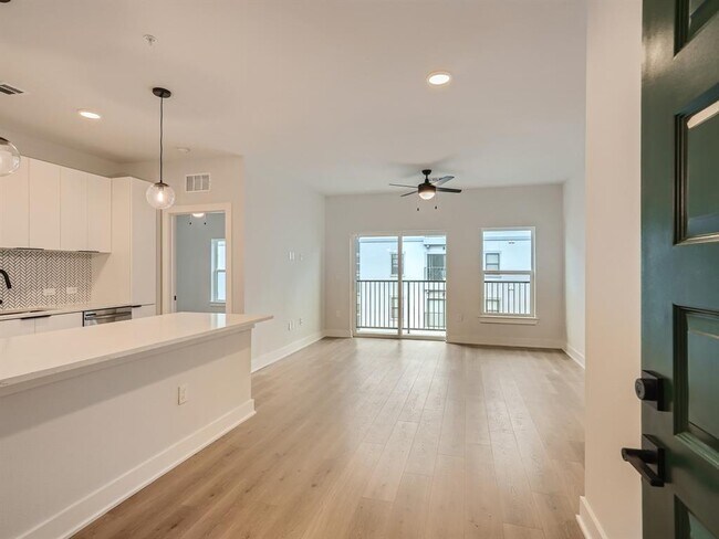 2500 Longview St Unit 516, Austin, TX 78705 - Condo for Rent in Austin ...