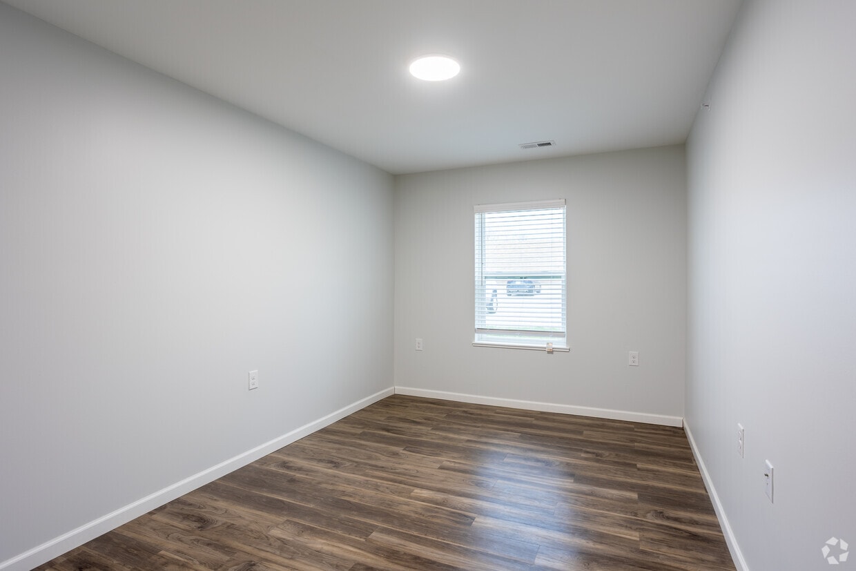 Cottage Bluff Apartments - 907 Ikes Peak Rd Clinton, IA 52732 ...