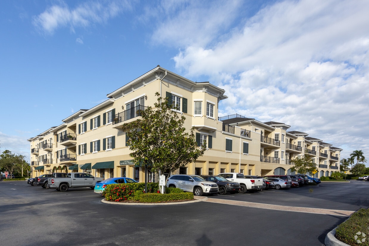 Charleston Square - 1400 Gulf Shore Blvd N Naples, FL 34102 | Apartments.com
