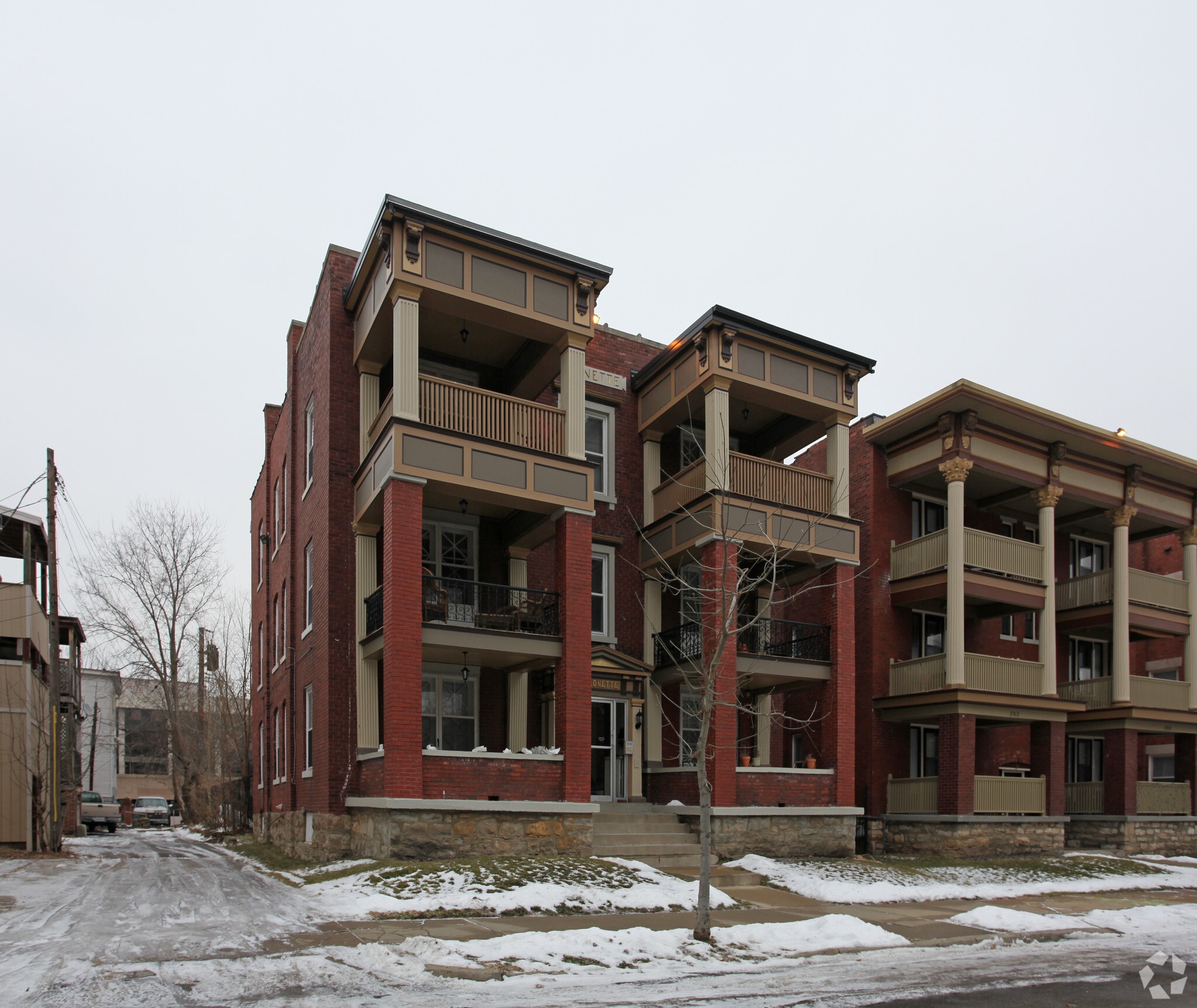 Colonette - 3509-3511 Wyandotte St Kansas City, MO 64111 | Apartments.com