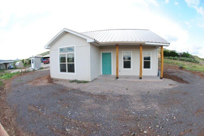 2 Peters Ln, Alpine, TX 79830 - House Rental in Alpine, TX | Apartments.com