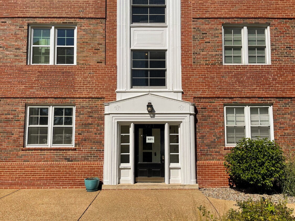 921 S Hanley Rd Unit A, St. Louis, MO 63105 - Room for Rent in St ...