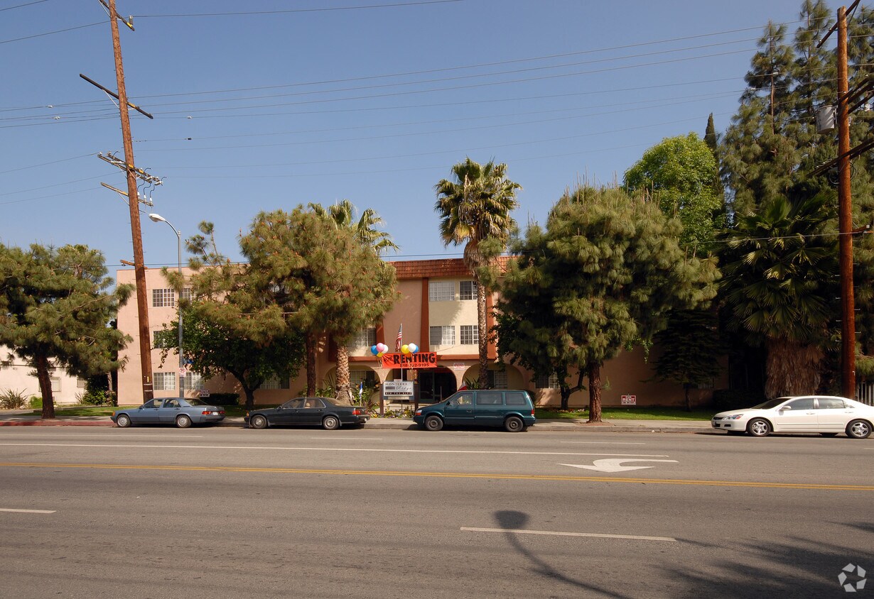 Monterra Ridge Apartments - Apartments in Canoga Park, CA | Apartments.com