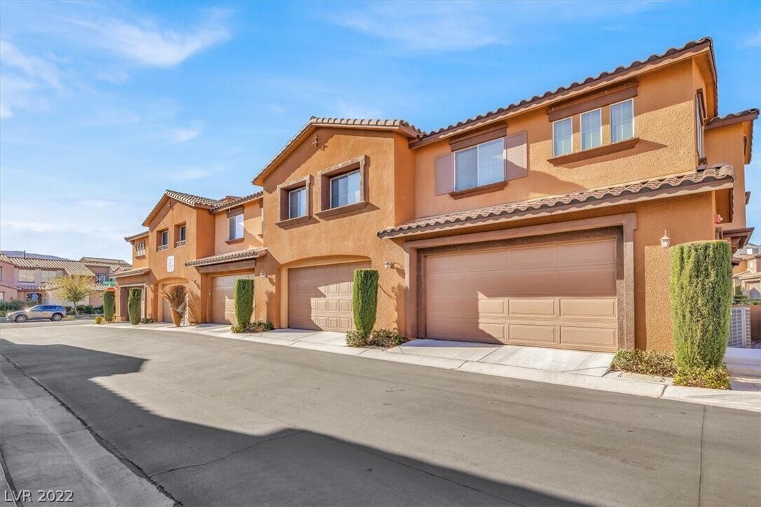 11380 Belmont Lake Dr, Las Vegas, NV 89135 - Townhome Rentals in Las ...